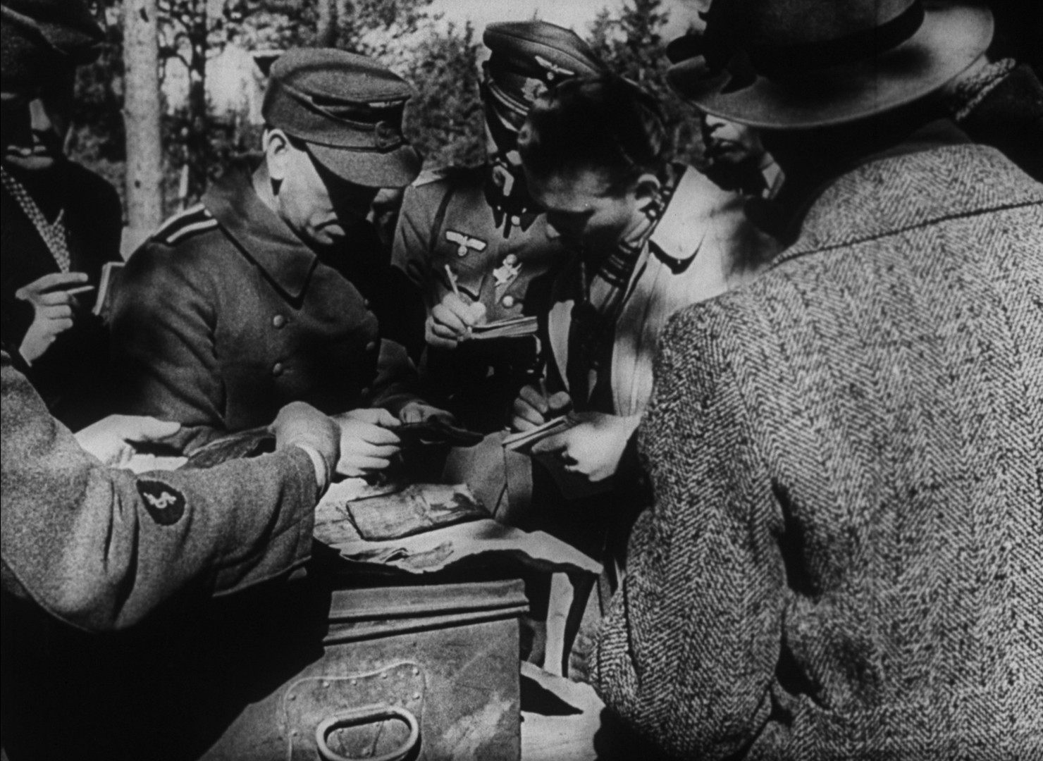 Katyn 1940–1943–1944: Tragedy in the captivity of propaganda | Ji.hlava IDFF